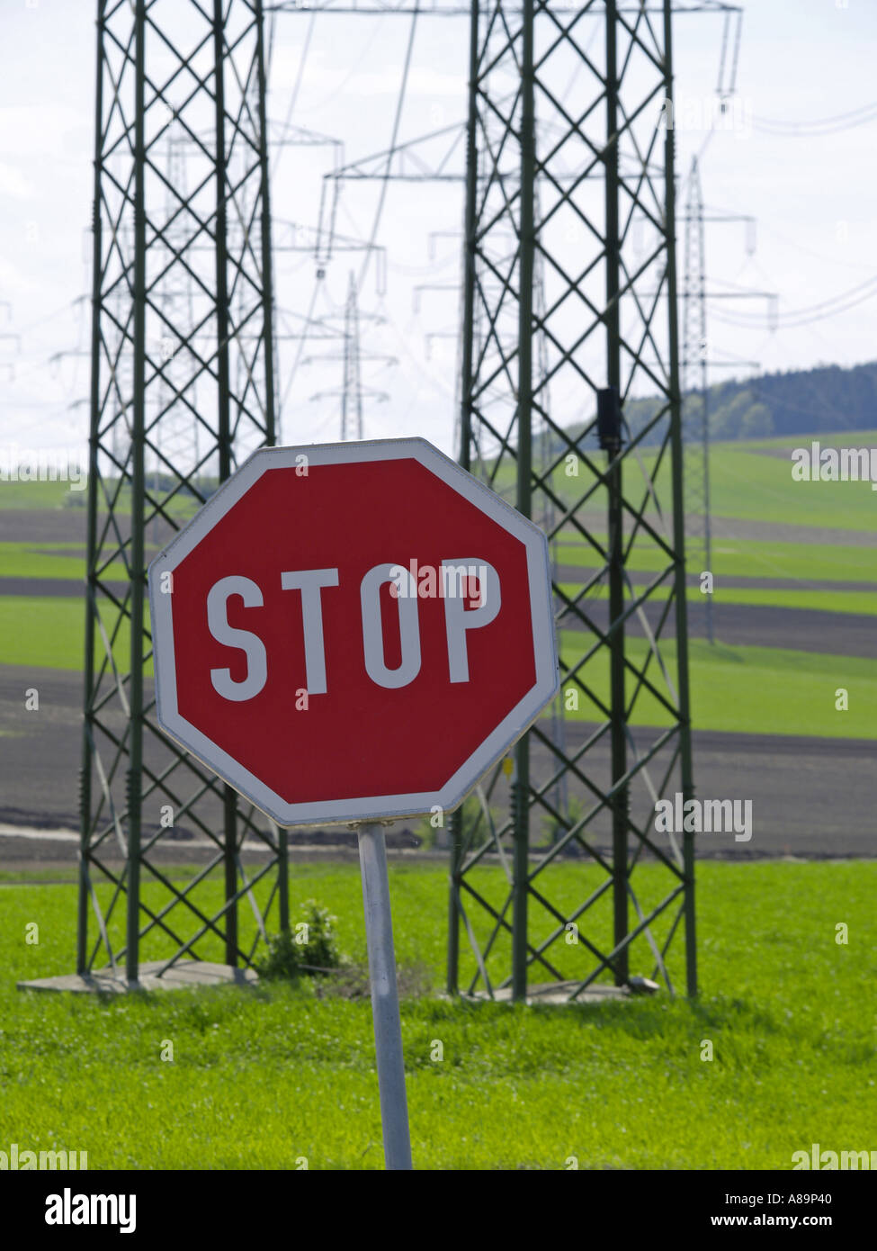 High voltage safety sign hi-res stock photography and images - Alamy