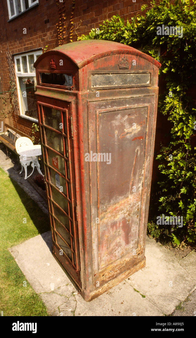 Phone booth graveyard hi-res stock photography and images - Alamy