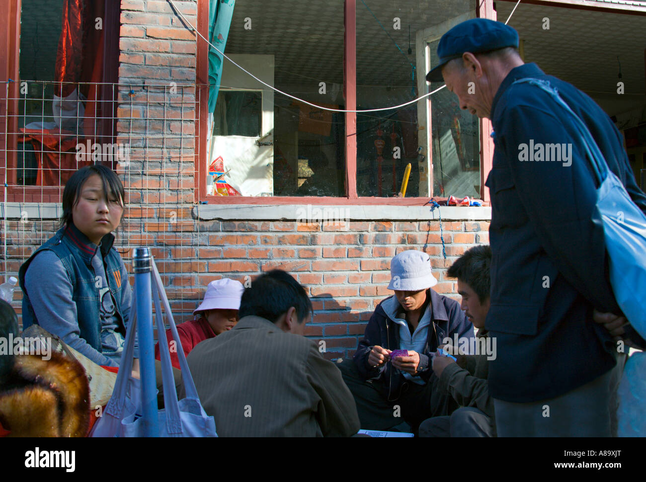 Chinese workers break china hi-res stock photography and images - Alamy