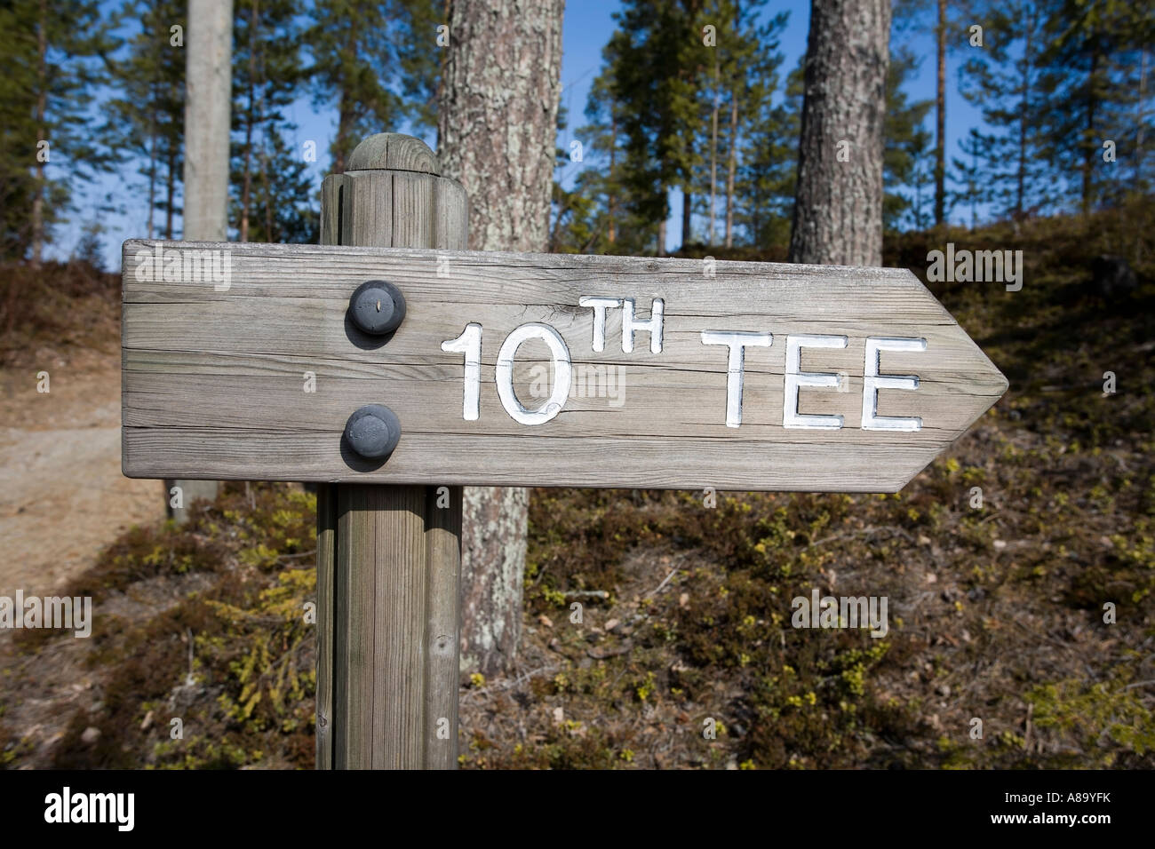 Golf course wooden sign post hi-res stock photography and images - Alamy