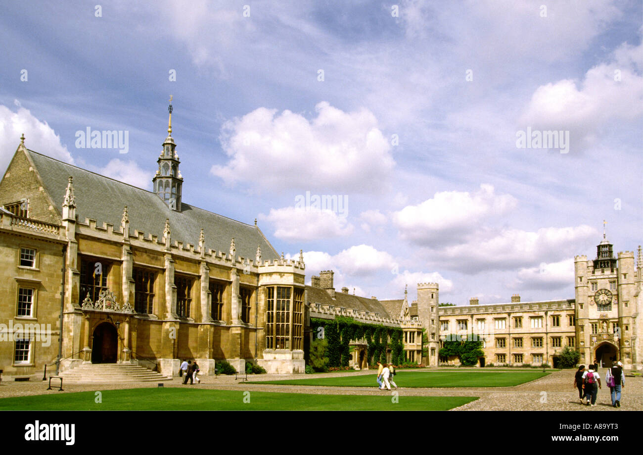Cambridge Trinity College courtyard Stock Photo - Alamy