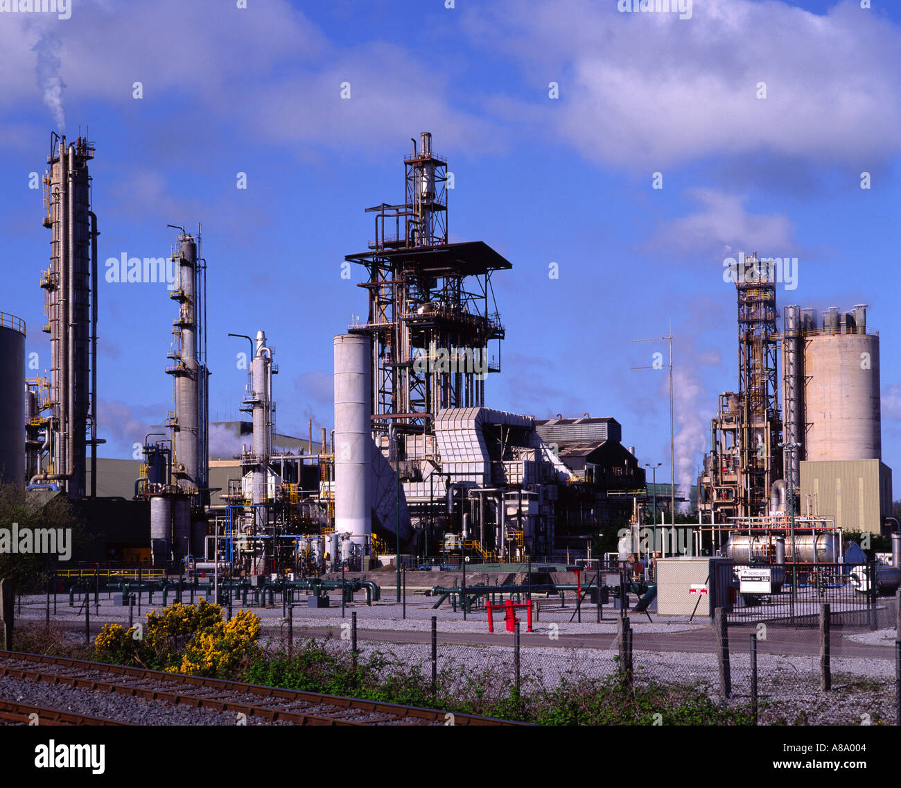 Fertilizer chemical plant cork ireland hi-res stock photography and ...