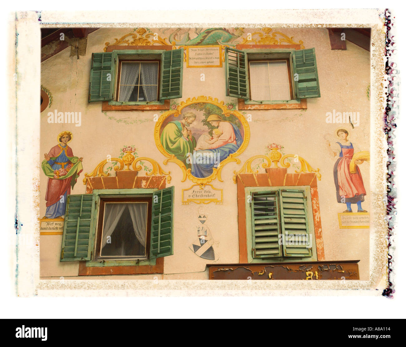 City building icon on Cut Out Stock Images & Pictures - Alamy