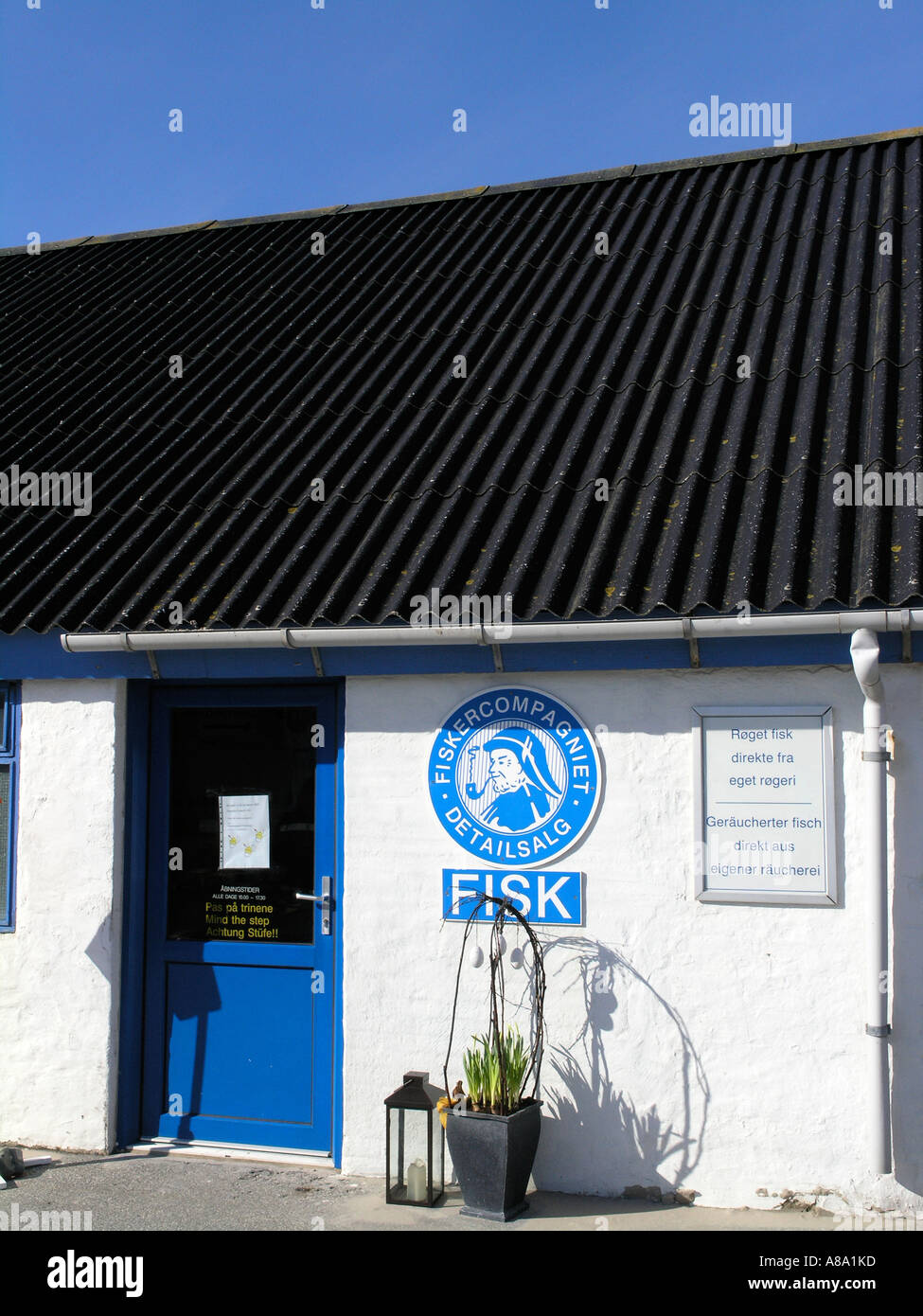 Fish coop hi-res stock photography and images - Alamy