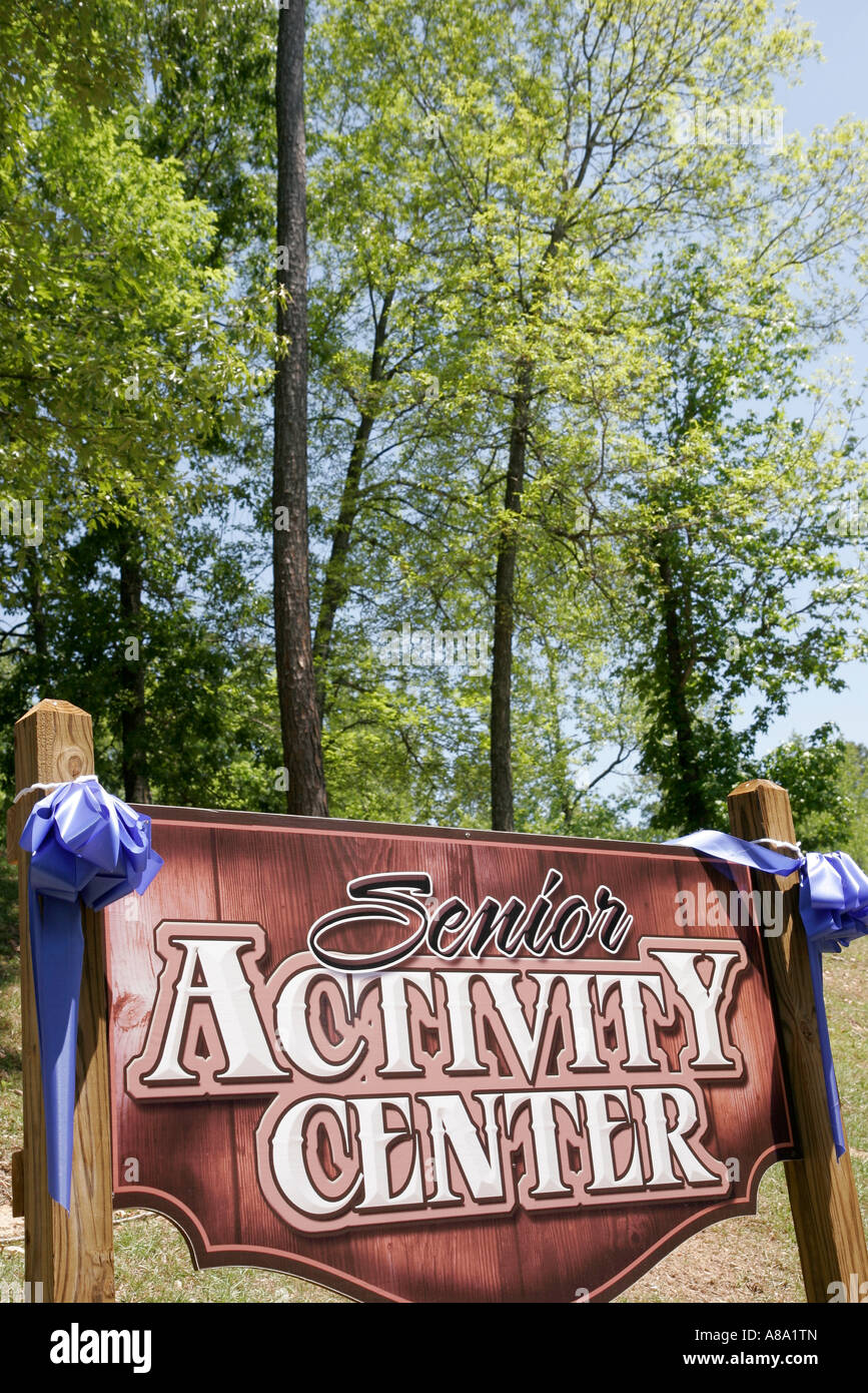 Senioractivity center hi-res stock photography and images - Alamy
