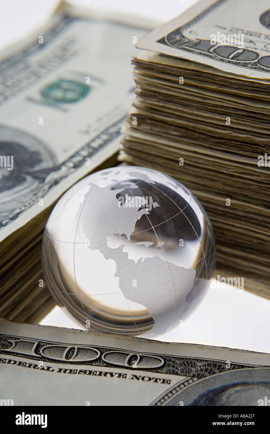 Silver globe hi-res stock photography and images - Alamy