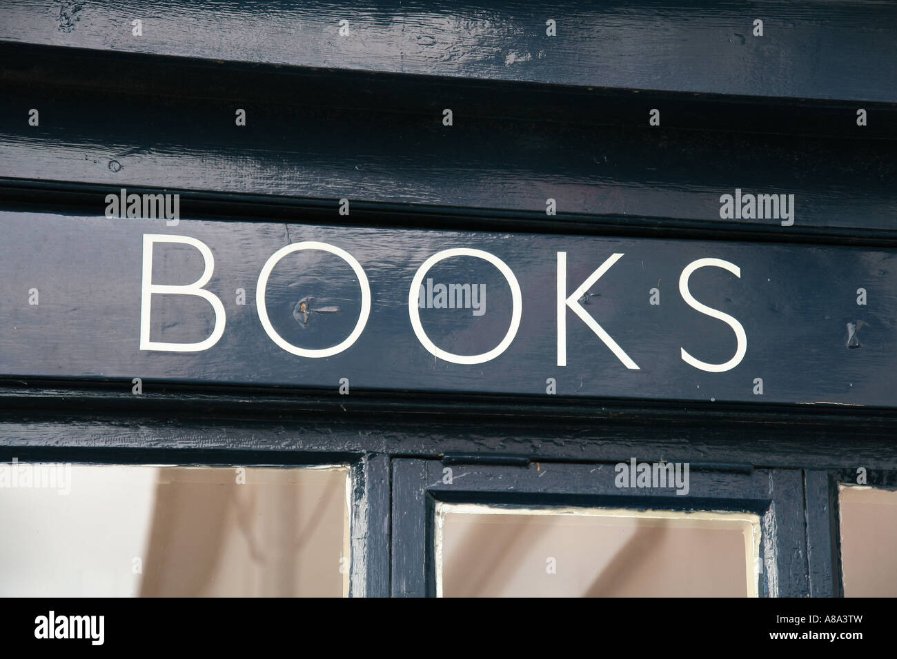 Book shop sign in hay on wye hi-res stock photography and images - Alamy