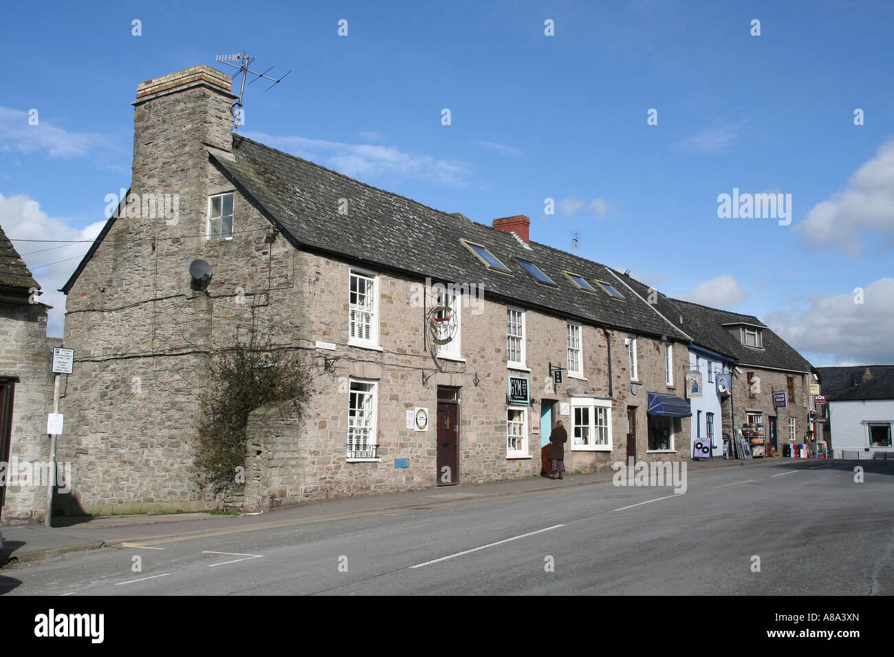 Hay cottages hi-res stock photography and images - Alamy
