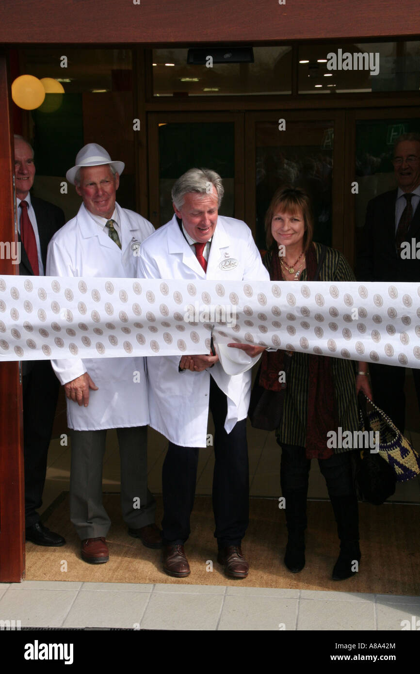 Viscount Windsor cuts the ribbon at the grand opening of the Ludlow ...