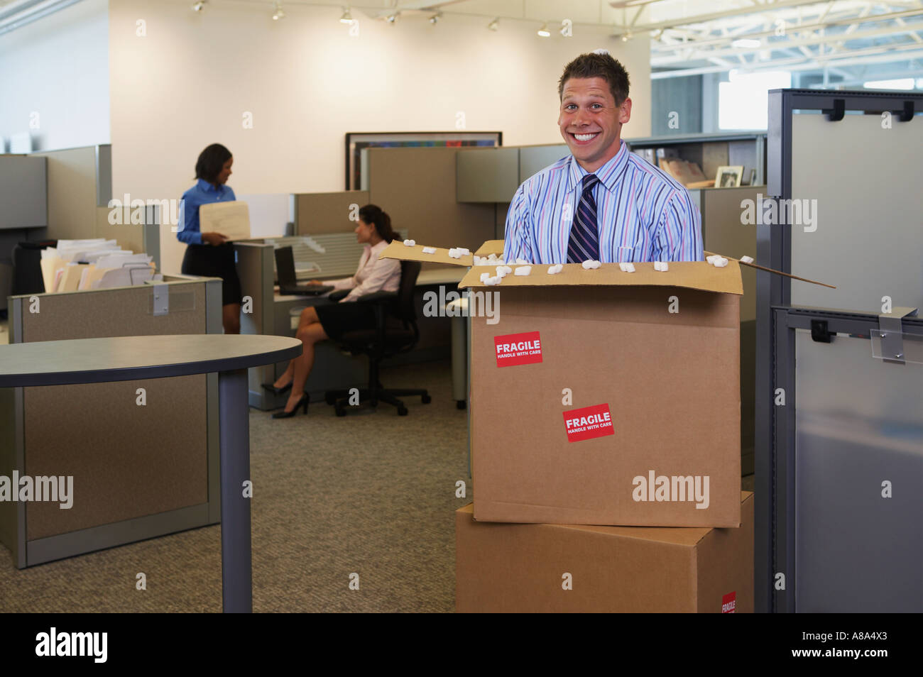 Asian businesspeople box hi-res stock photography and images - Alamy