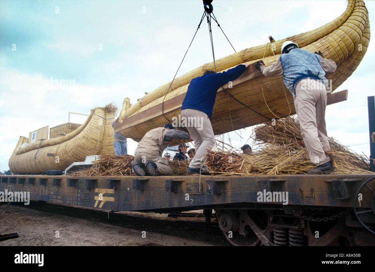 For lifting and lowering boats hi-res stock photography and images - Alamy