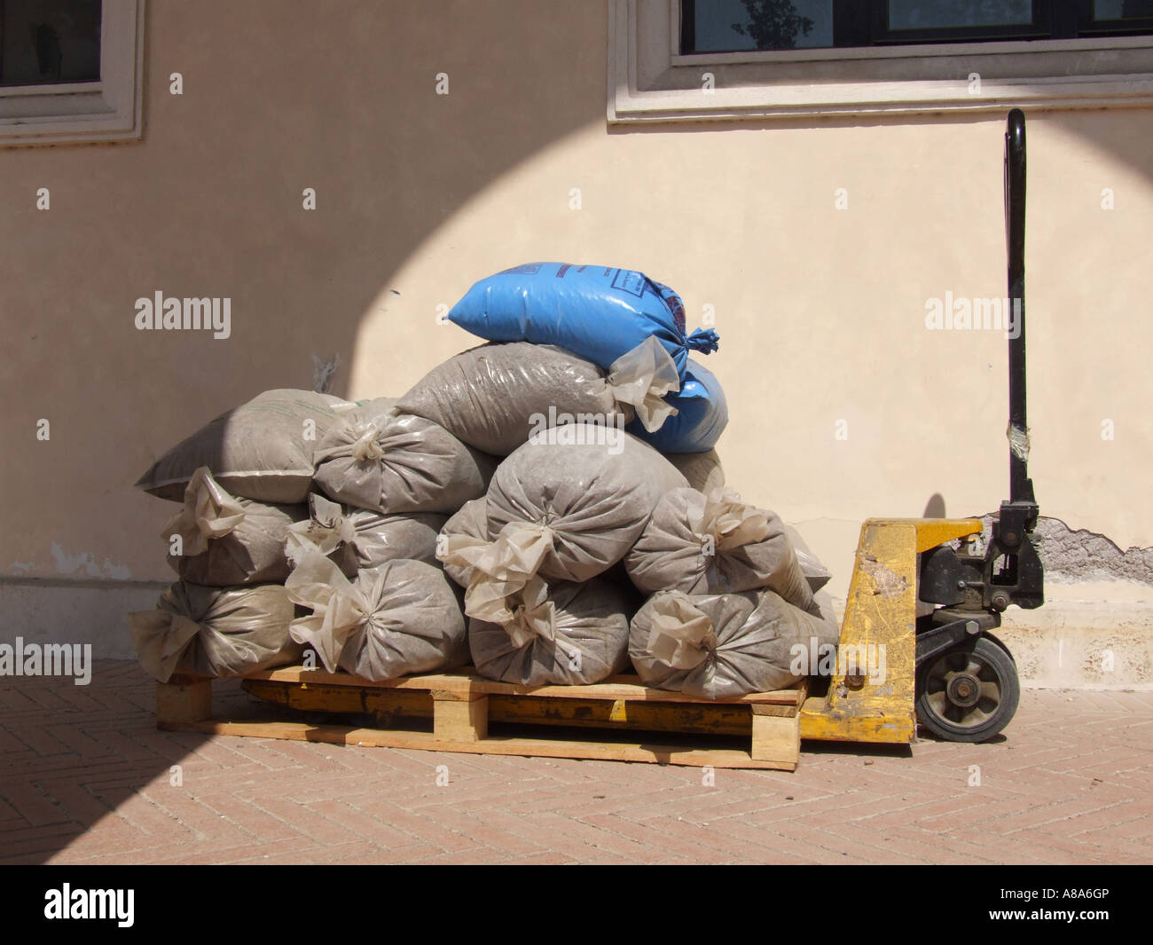 Manual trolley construction building hi-res stock photography and ...