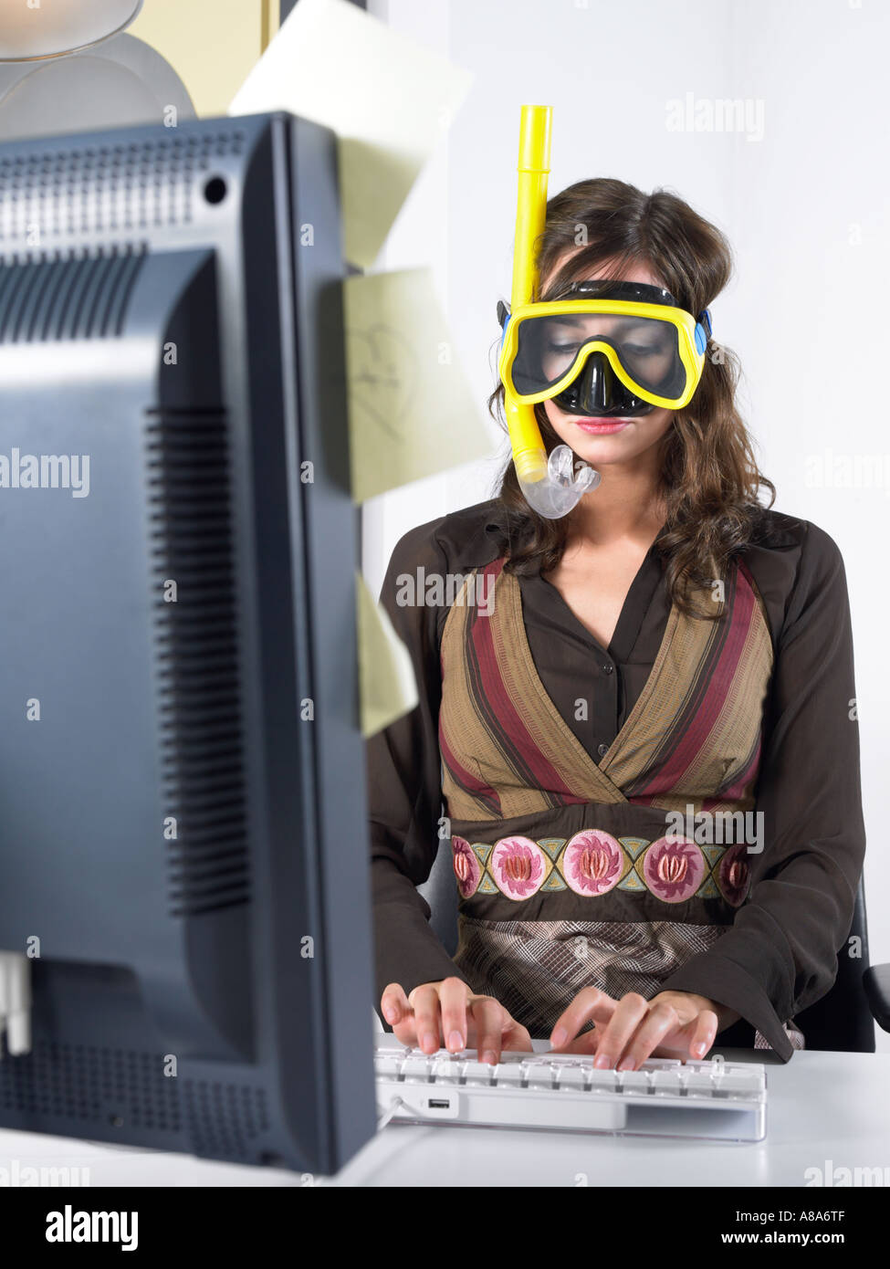 Desk diver hi-res stock photography and images - Alamy