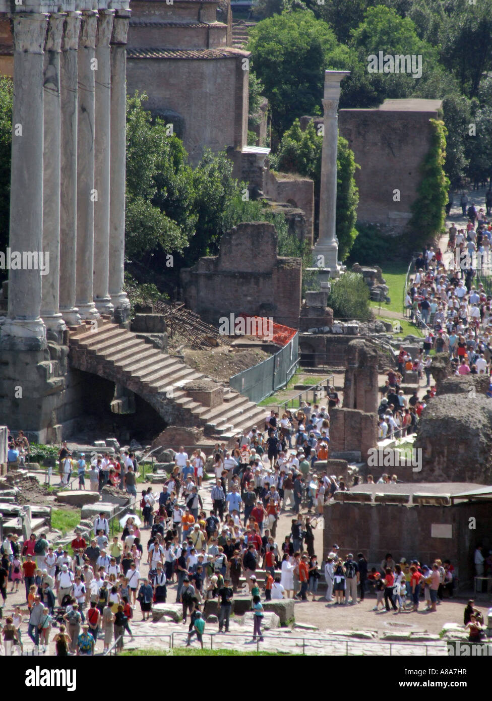 tourists at the roman forum in rome Stock Photo - Alamy