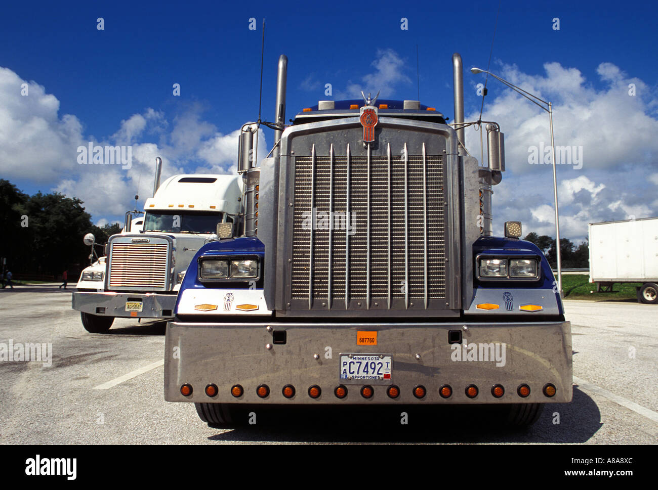 Kenworth truck front hi-res stock photography and images - Alamy