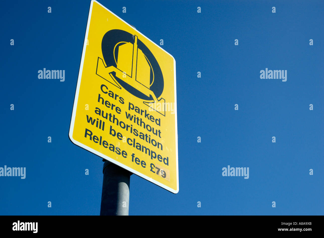 Clampers hi-res stock photography and images - Alamy