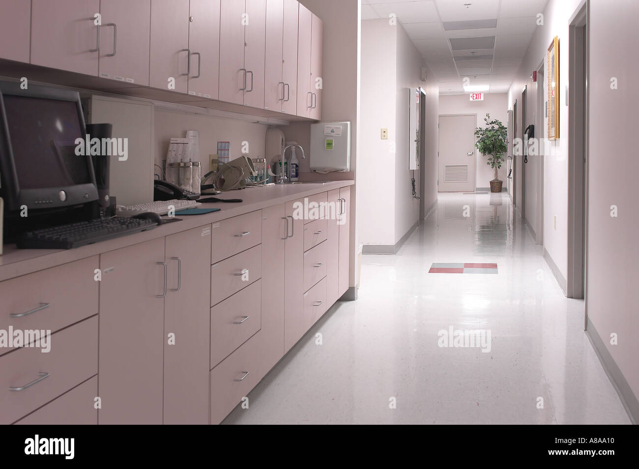 Doctor inside medical office hi-res stock photography and images - Alamy