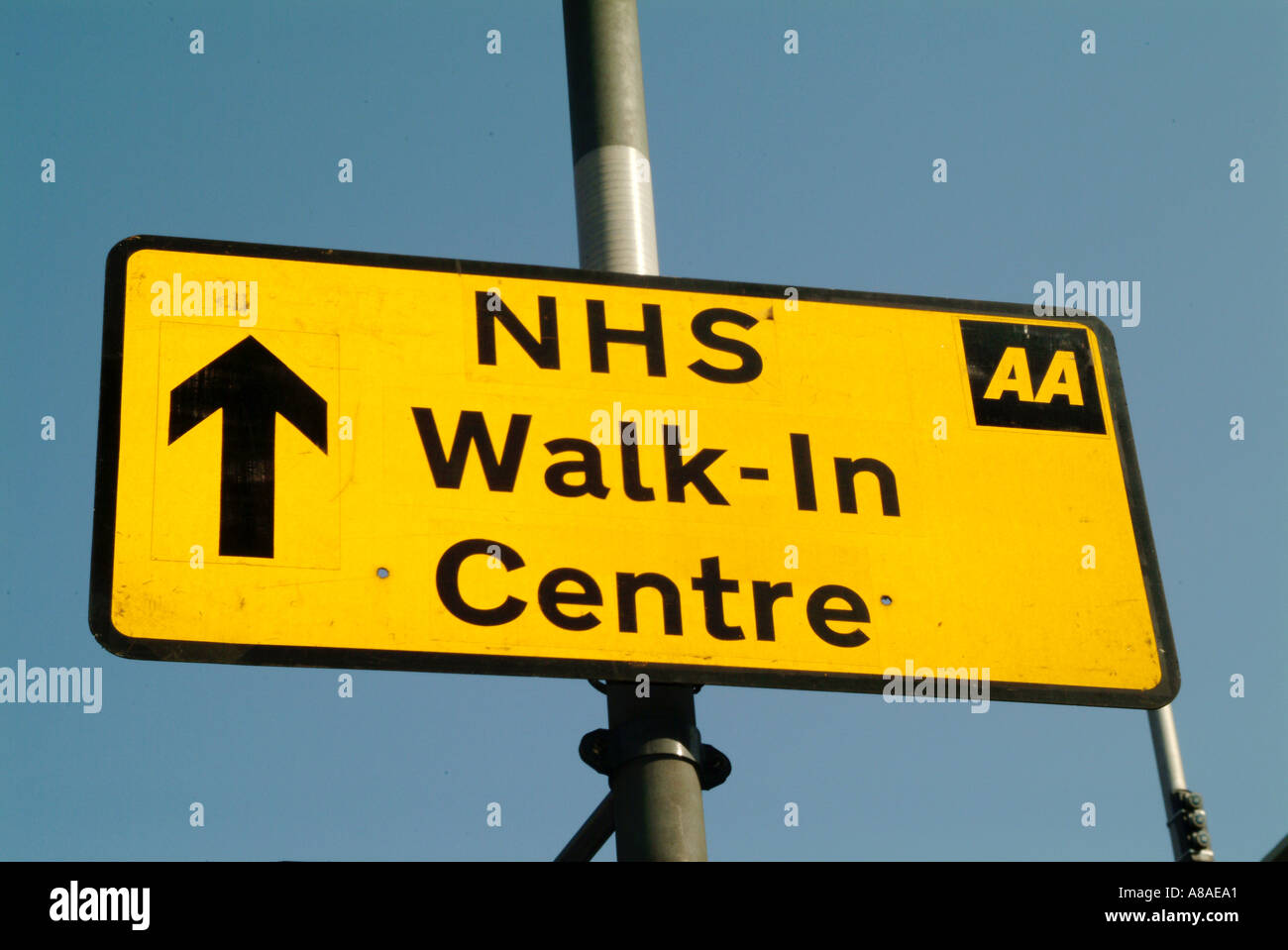 road sign NHS drop in center road sign heath service hospital Stock ...