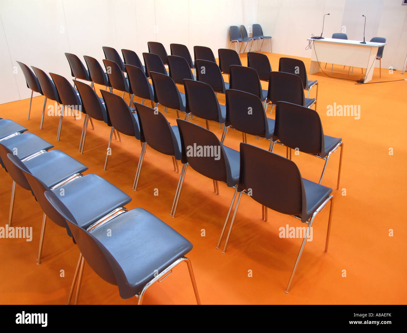 empty chairs in conference hall Stock Photo - Alamy