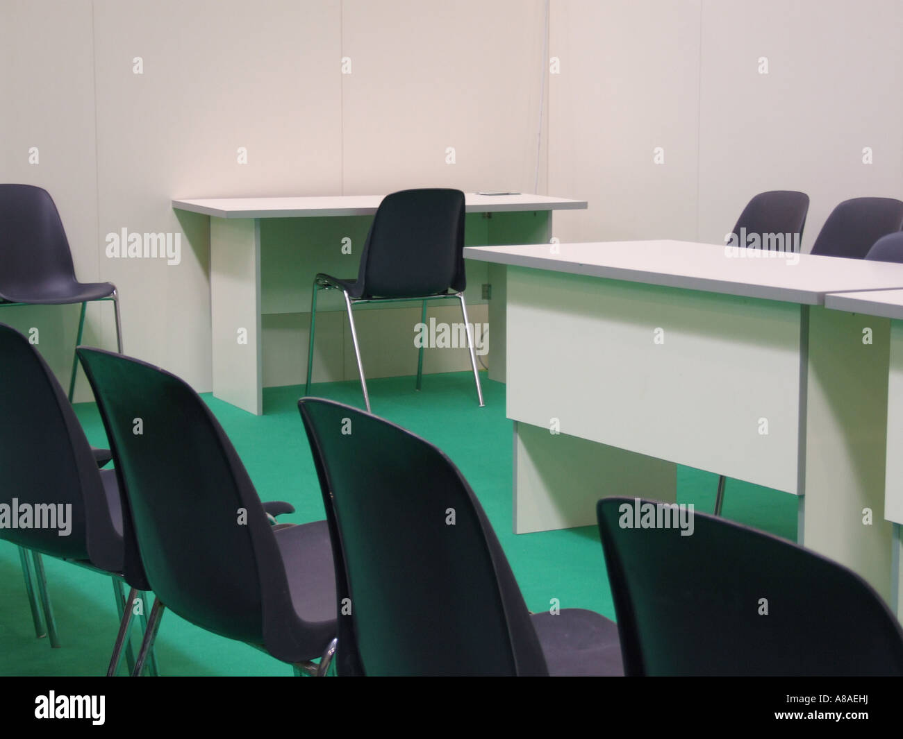 empty chairs in conference hall Stock Photo - Alamy