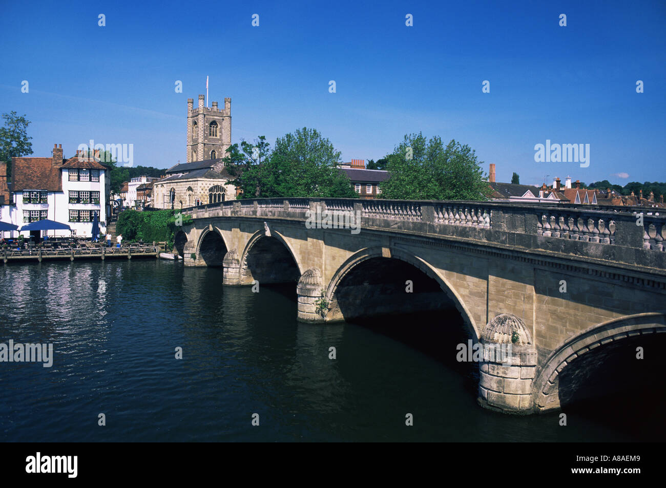 Public in henley hi-res stock photography and images - Alamy