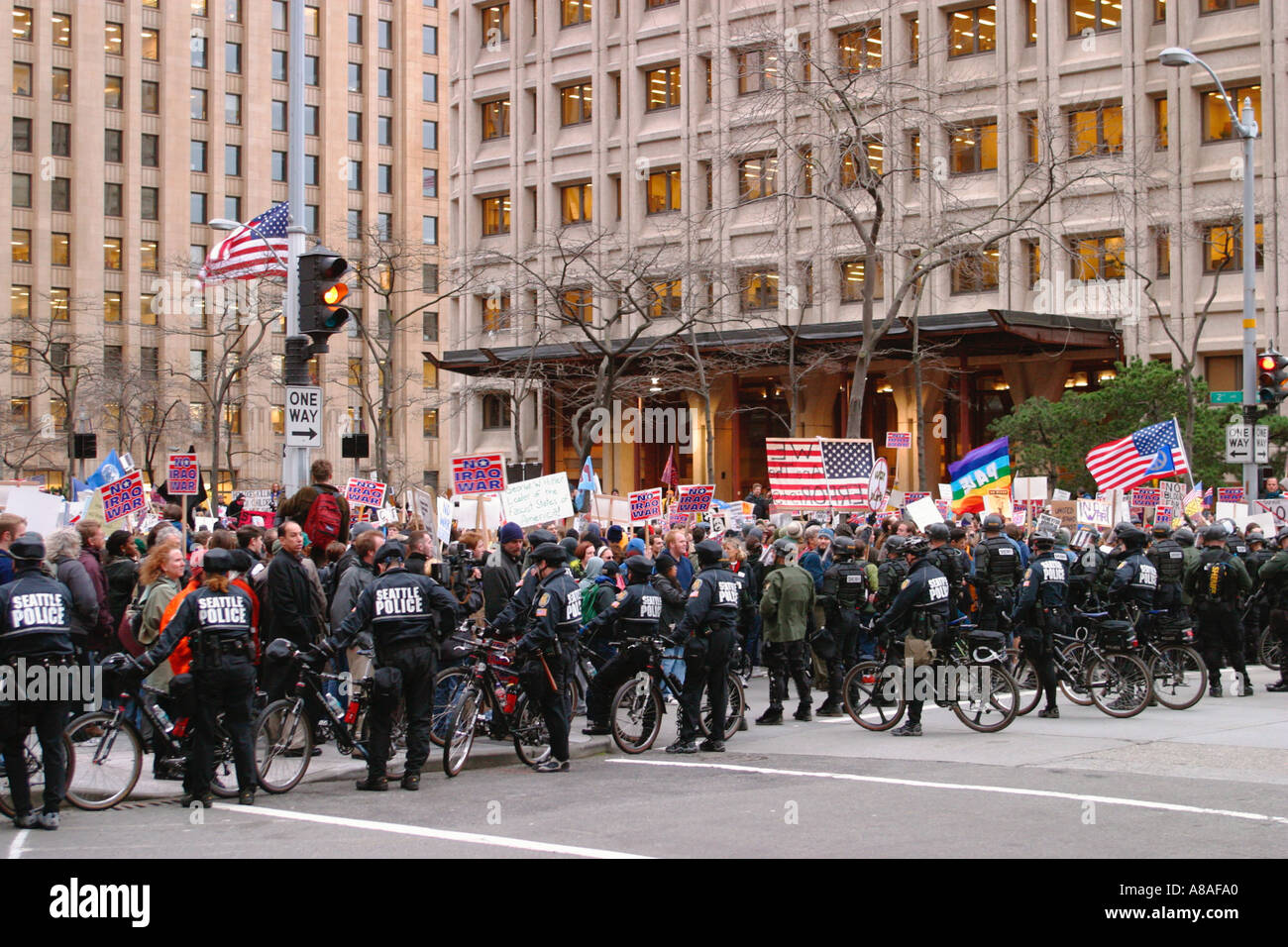 Washington seattle police with bicycles hi-res stock photography and ...