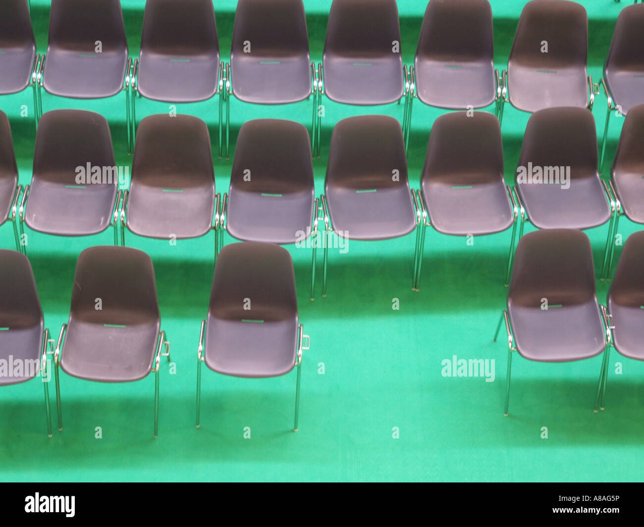 empty chairs in conference hall Stock Photo - Alamy