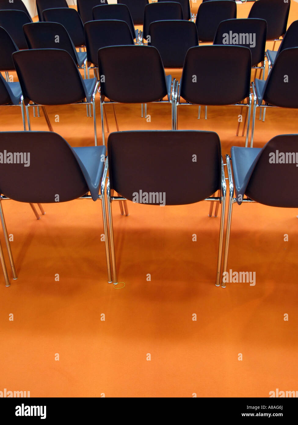 empty chairs in conference hall Stock Photo - Alamy