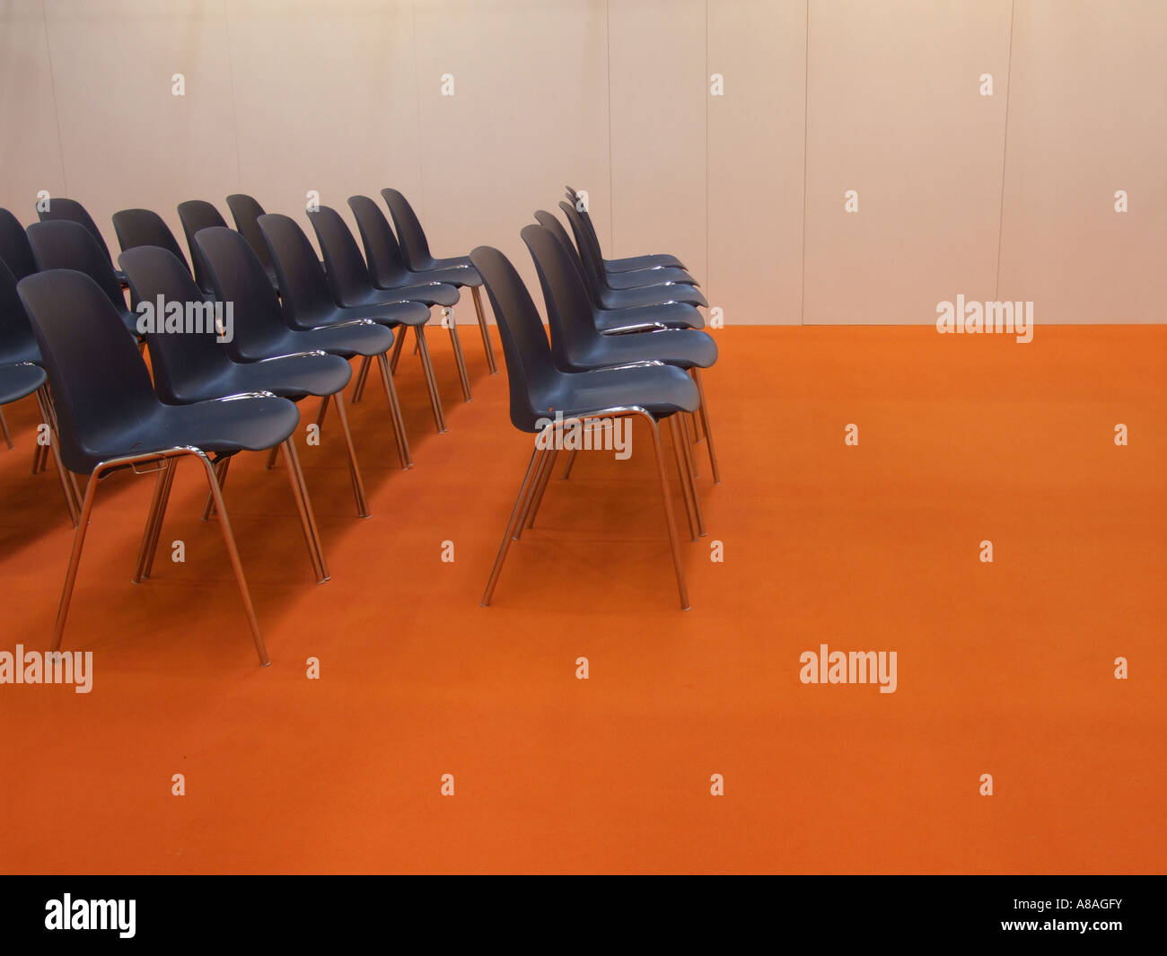 empty chairs in conference hall Stock Photo - Alamy