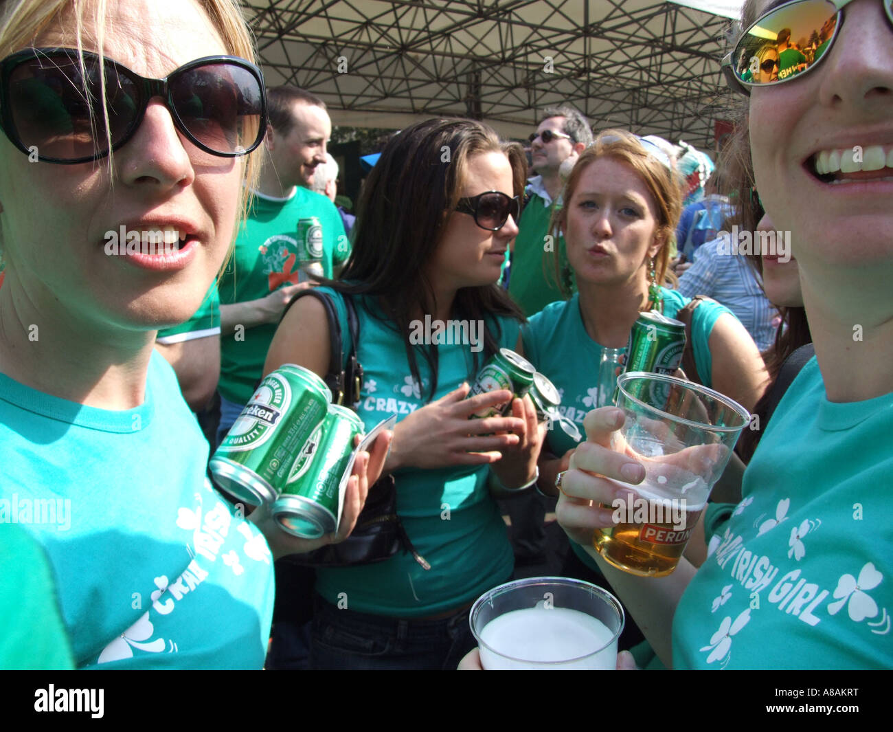 Irish fans girls hi-res stock photography and images - Alamy
