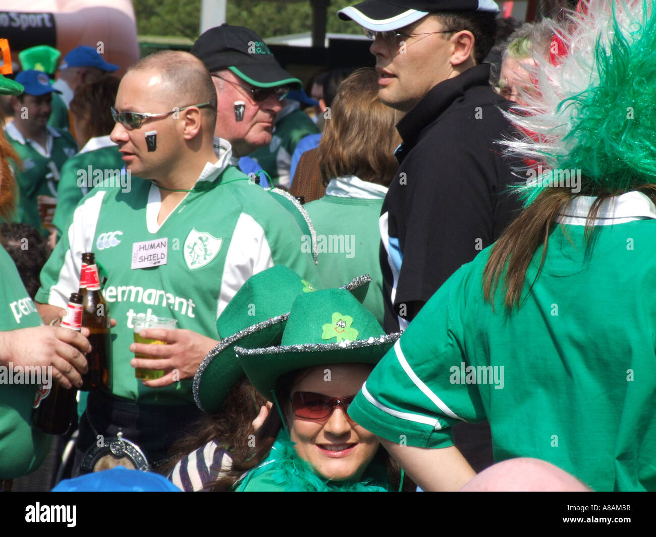Irish fans girls hi-res stock photography and images - Alamy