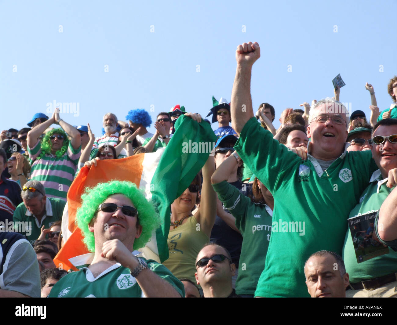 irish rugby fans in rome at the six nations match versus italy Stock ...