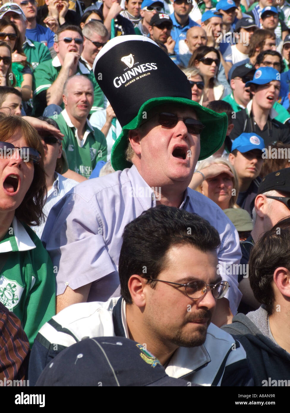 irish rugby fans in rome at the six nations match versus italy Stock ...
