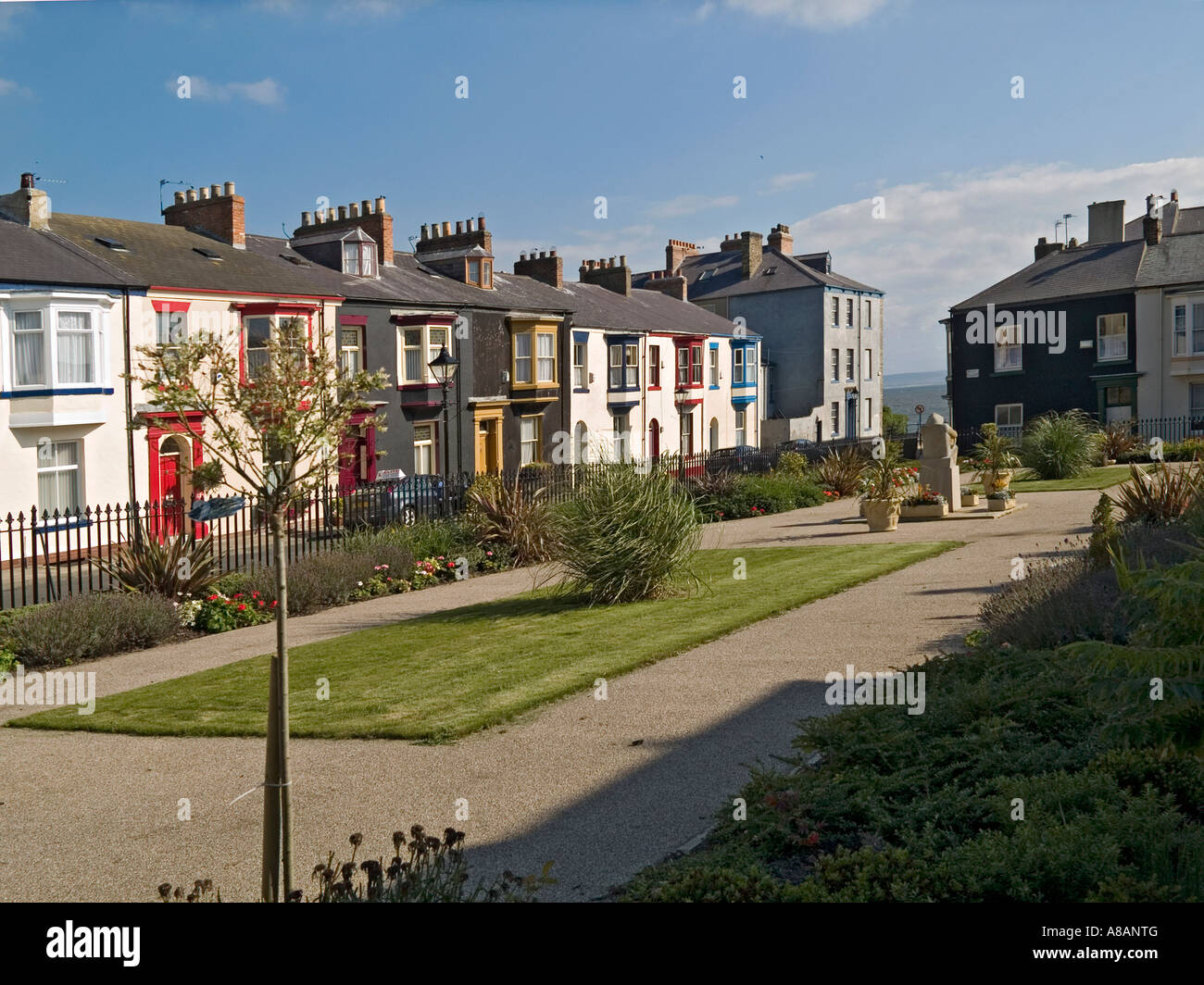 Regent Square a residential area with an enclosed formal garden at ...