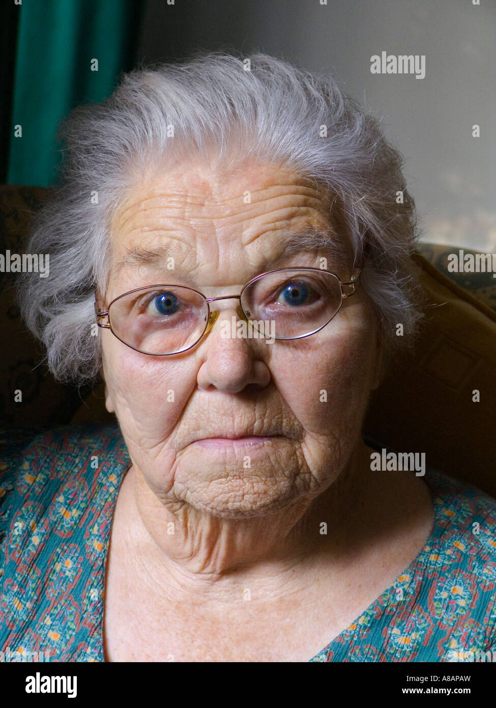 Vulnerable elderly lonely home hi-res stock photography and images - Alamy