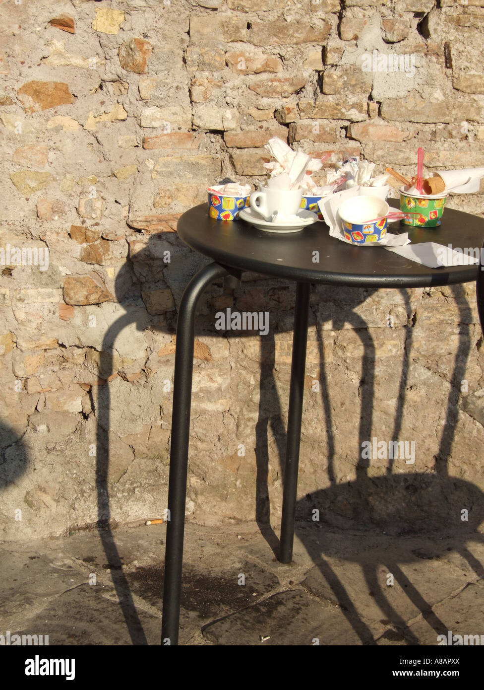 mess left on bar table Stock Photo - Alamy