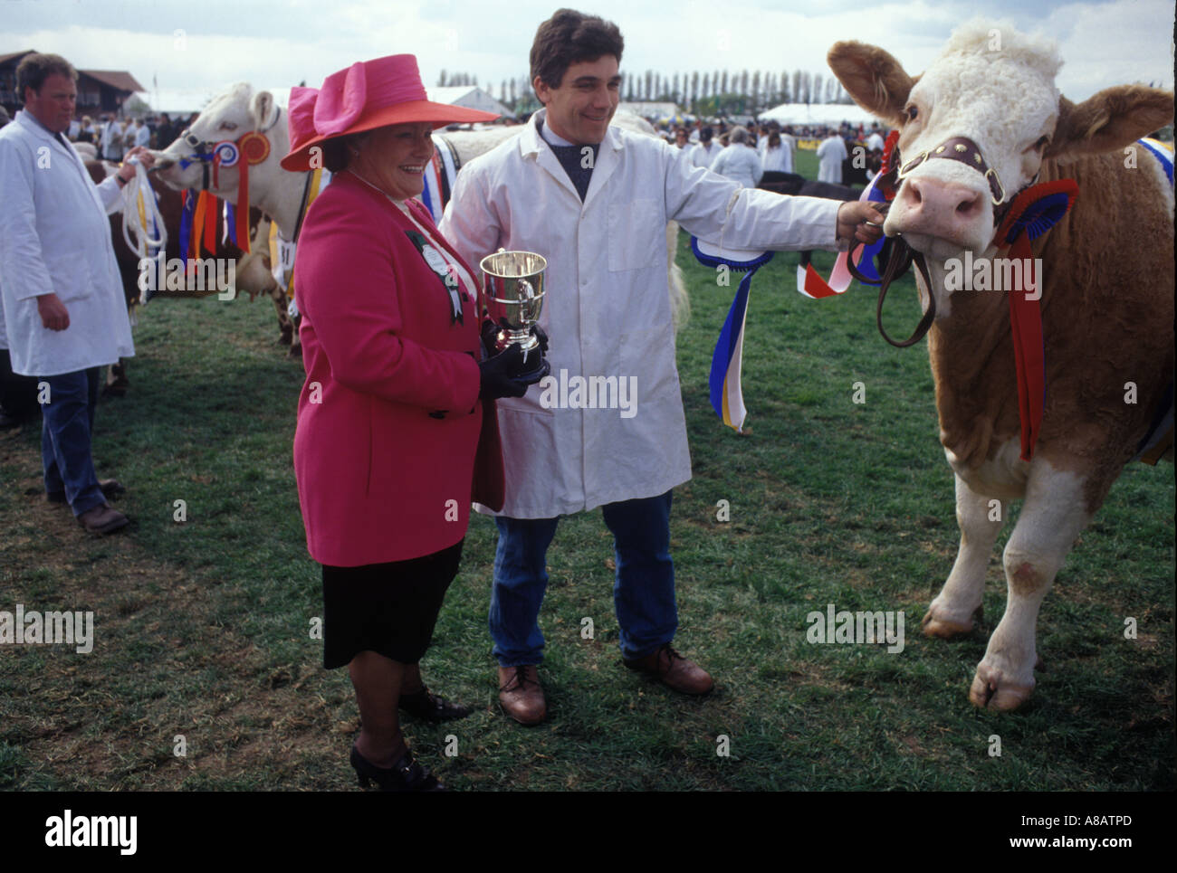 Prize giving silver cup Mrs Rachael Gascoigne judge in best clothes ...