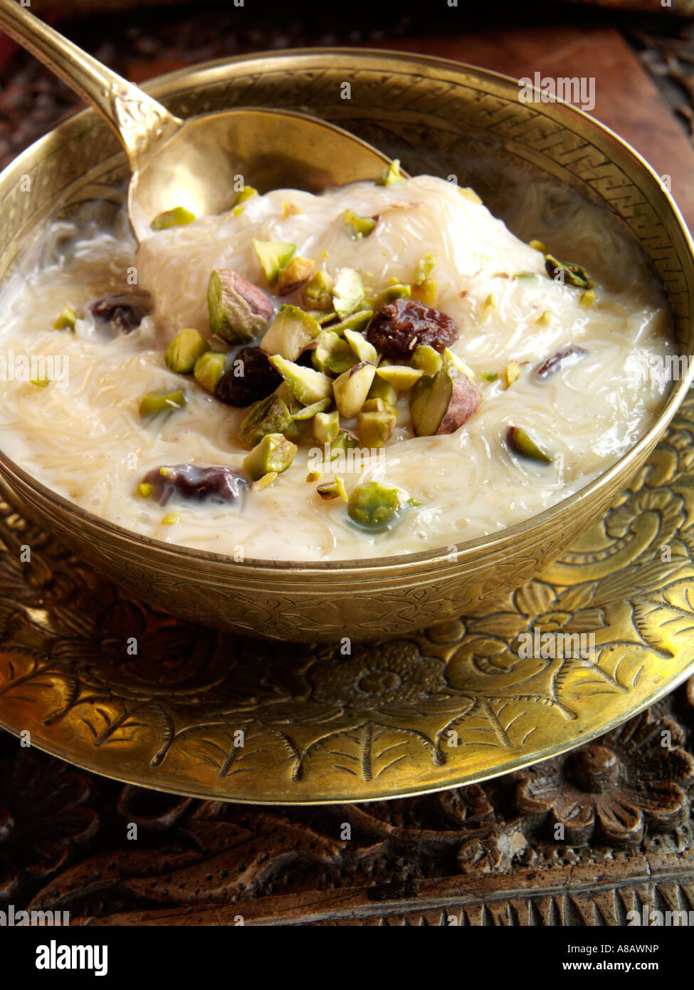 Pakistani seviyan sweet roasted vermicelli almond milk hi-res stock ...