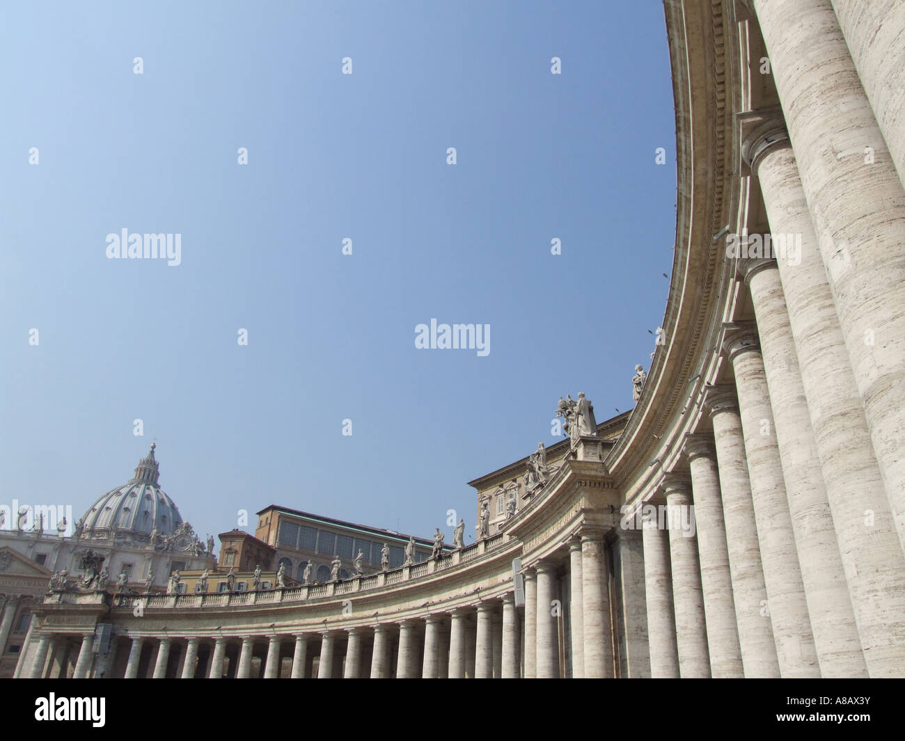 facade of portico in the vatican square, rome Stock Photo - Alamy