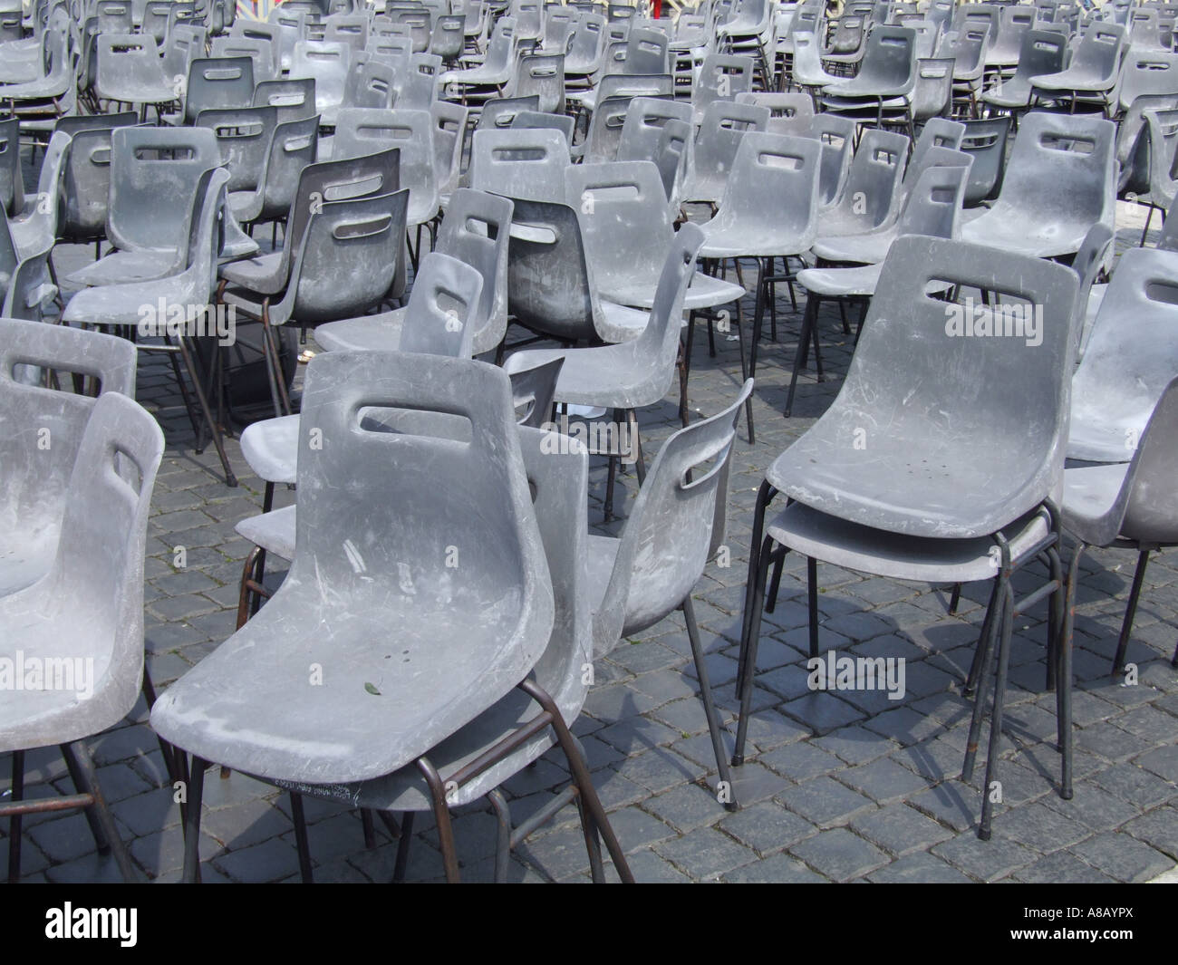 rows of chairs Stock Photo - Alamy