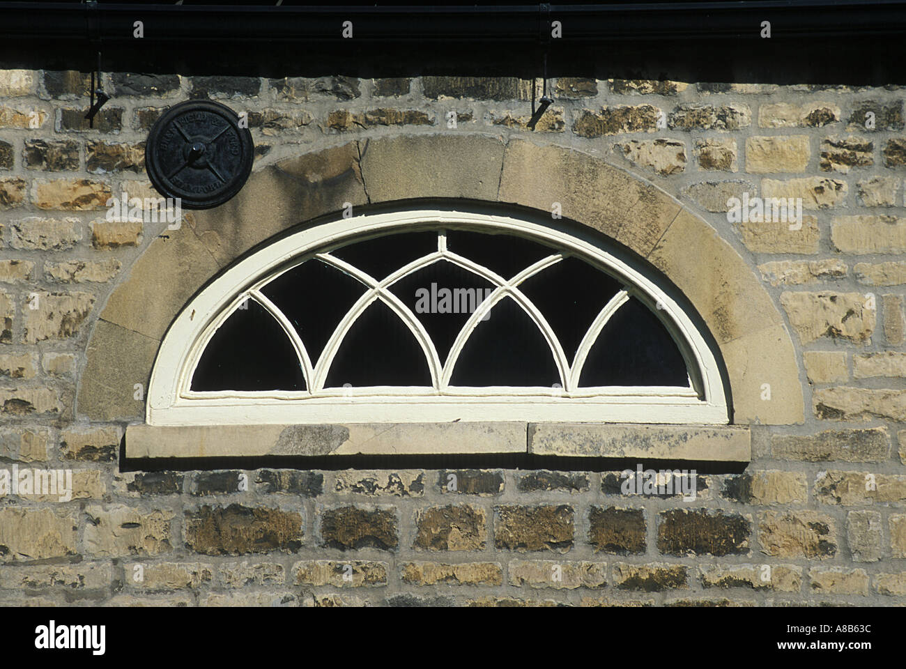 Georgian thermal window on a vernacular building in Wharf Road Stamford ...