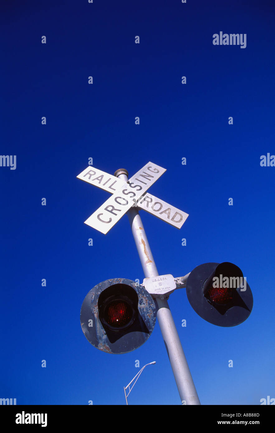 Railroad Crossing sign USA Stock Photo - Alamy