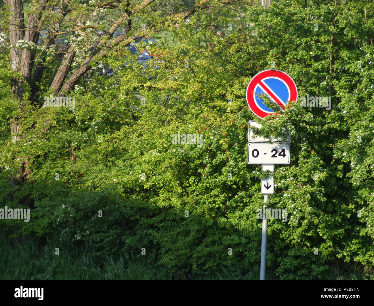 Towaway sign hi-res stock photography and images - Alamy