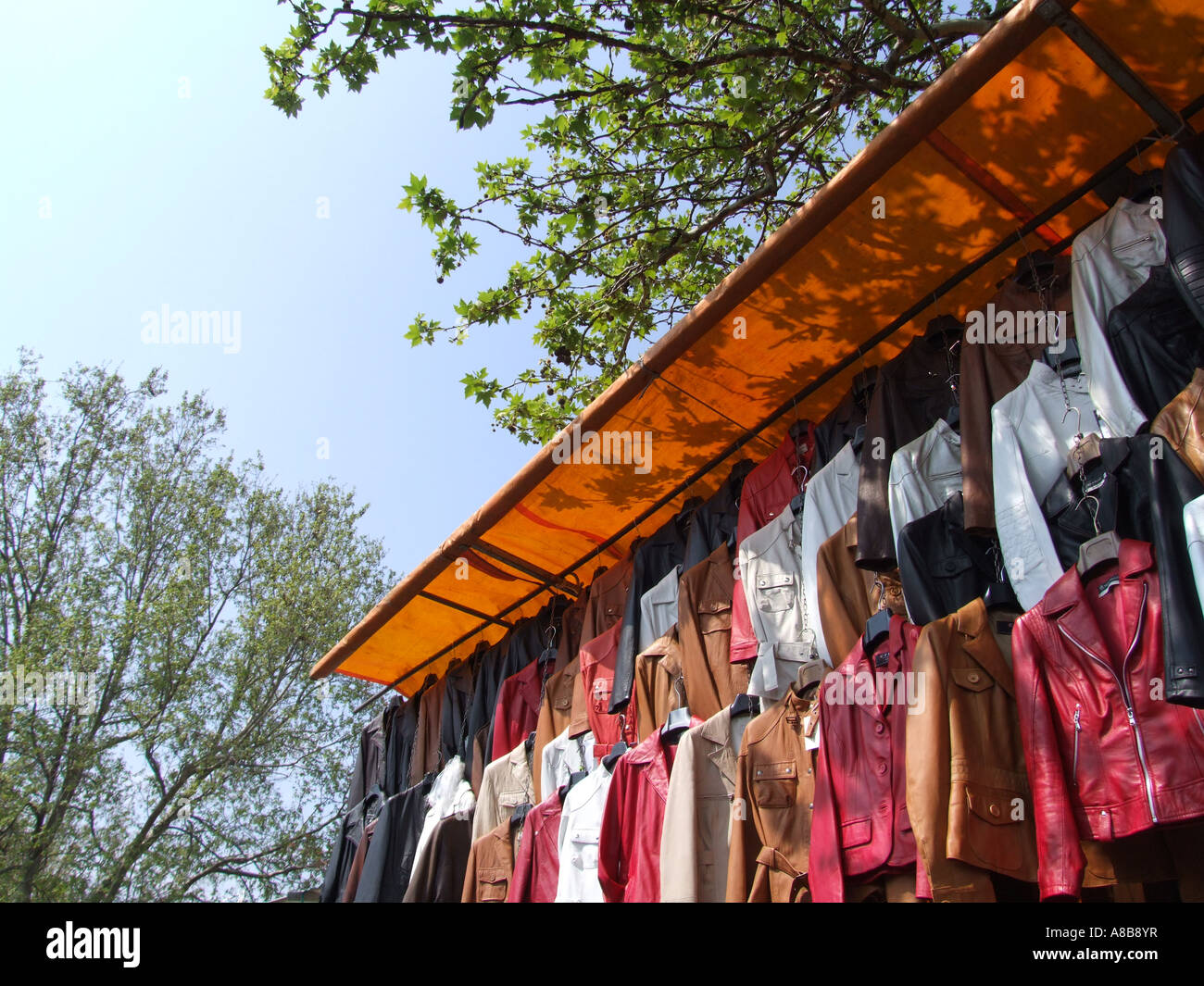 market clothes stall Stock Photo - Alamy
