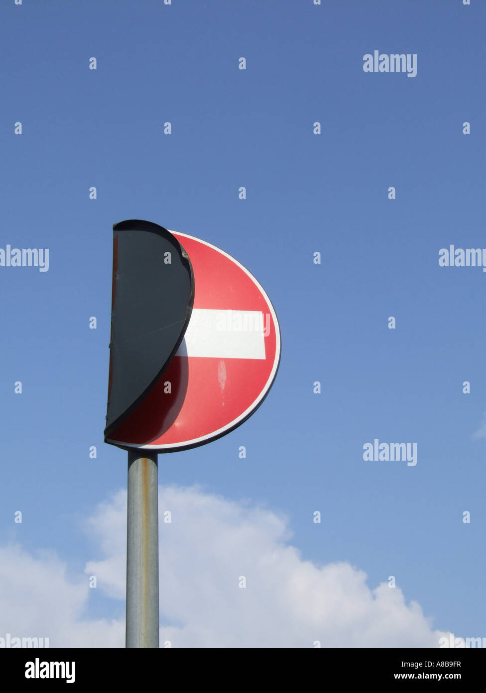 damaged no entry sign Stock Photo - Alamy