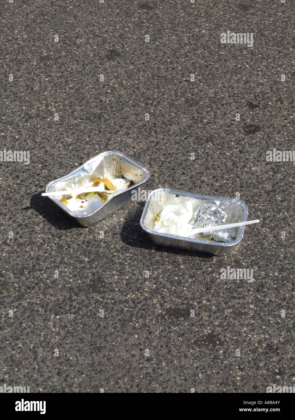 take away food discarded on street Stock Photo - Alamy