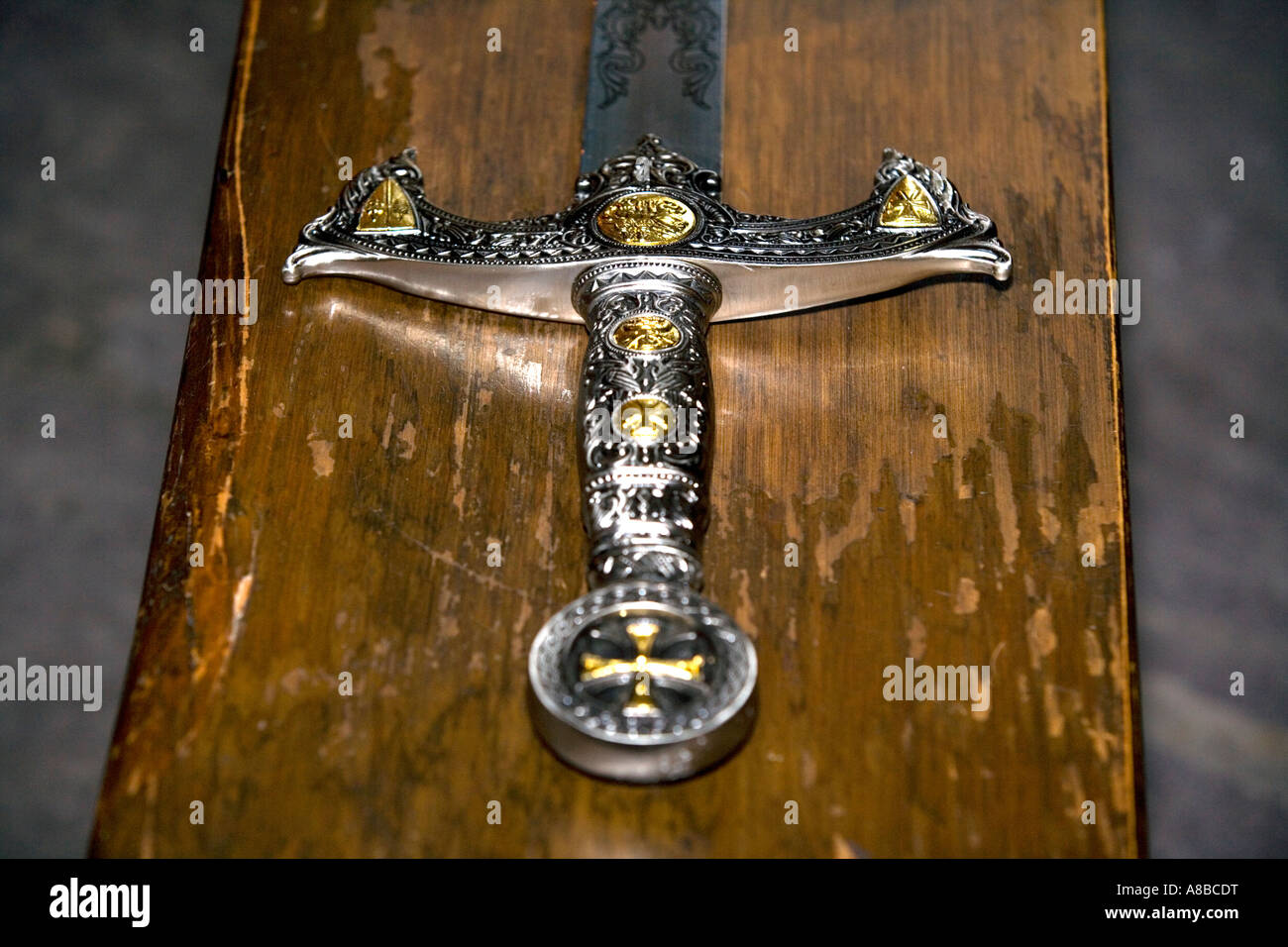 Medieval sword hi-res stock photography and images - Alamy