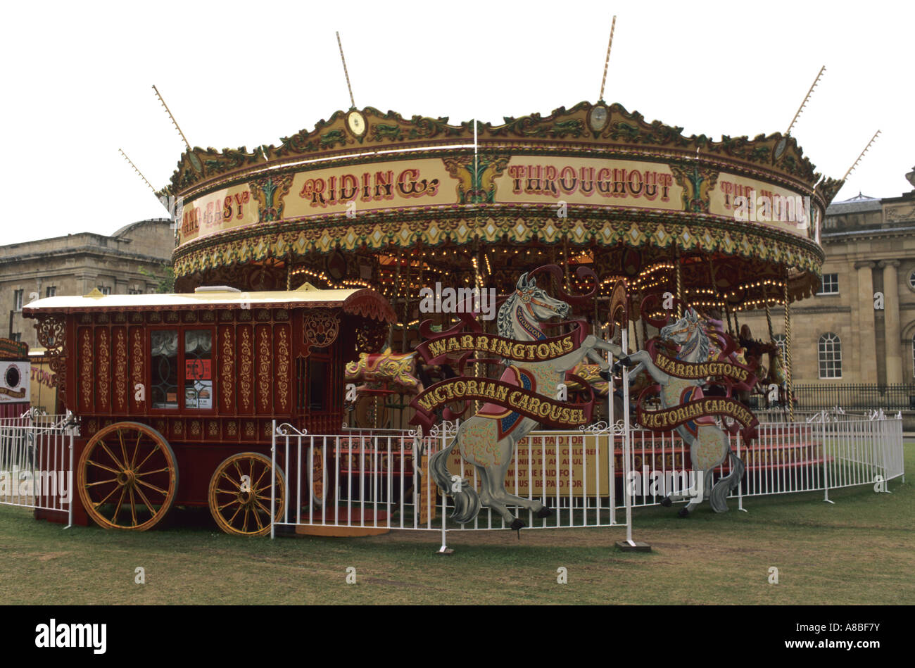 Roundabout rides hi-res stock photography and images - Alamy