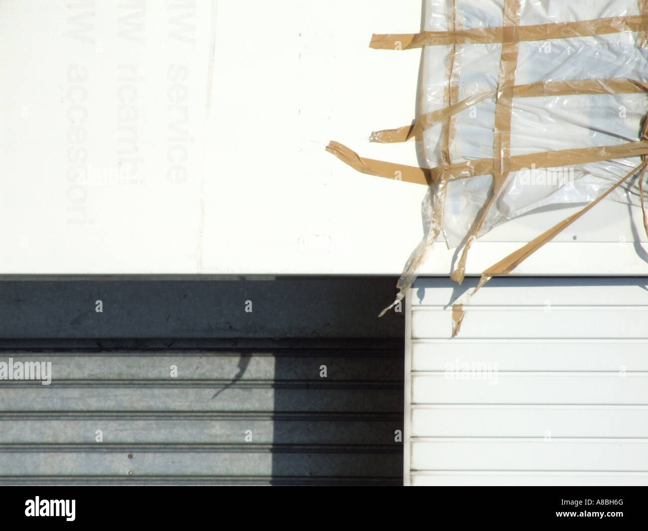 Temporary relocation sign hi-res stock photography and images - Alamy