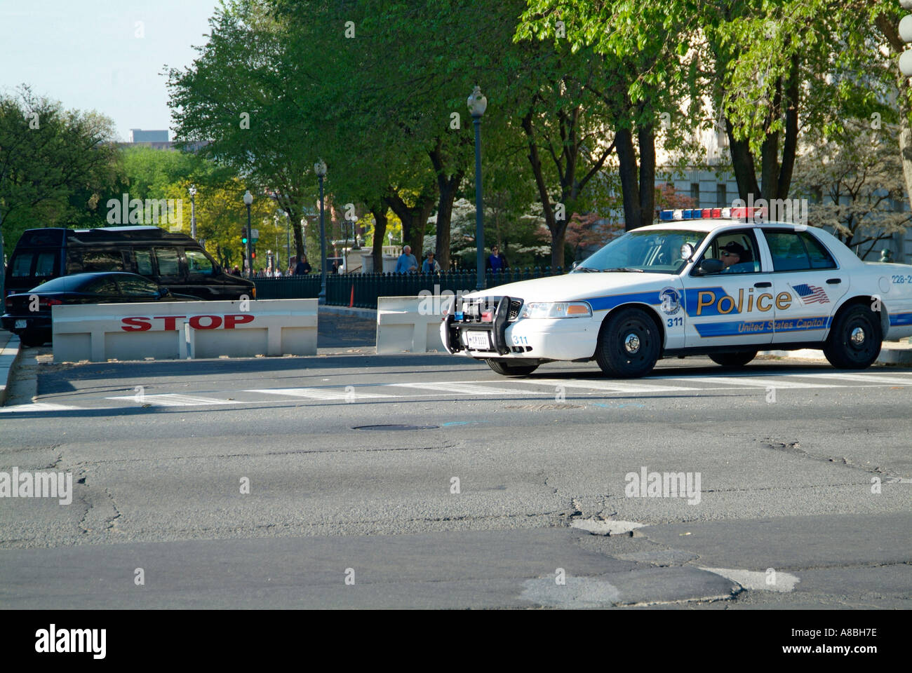 Homeland Security stationed at the Capitol Building Stock Photo - Alamy